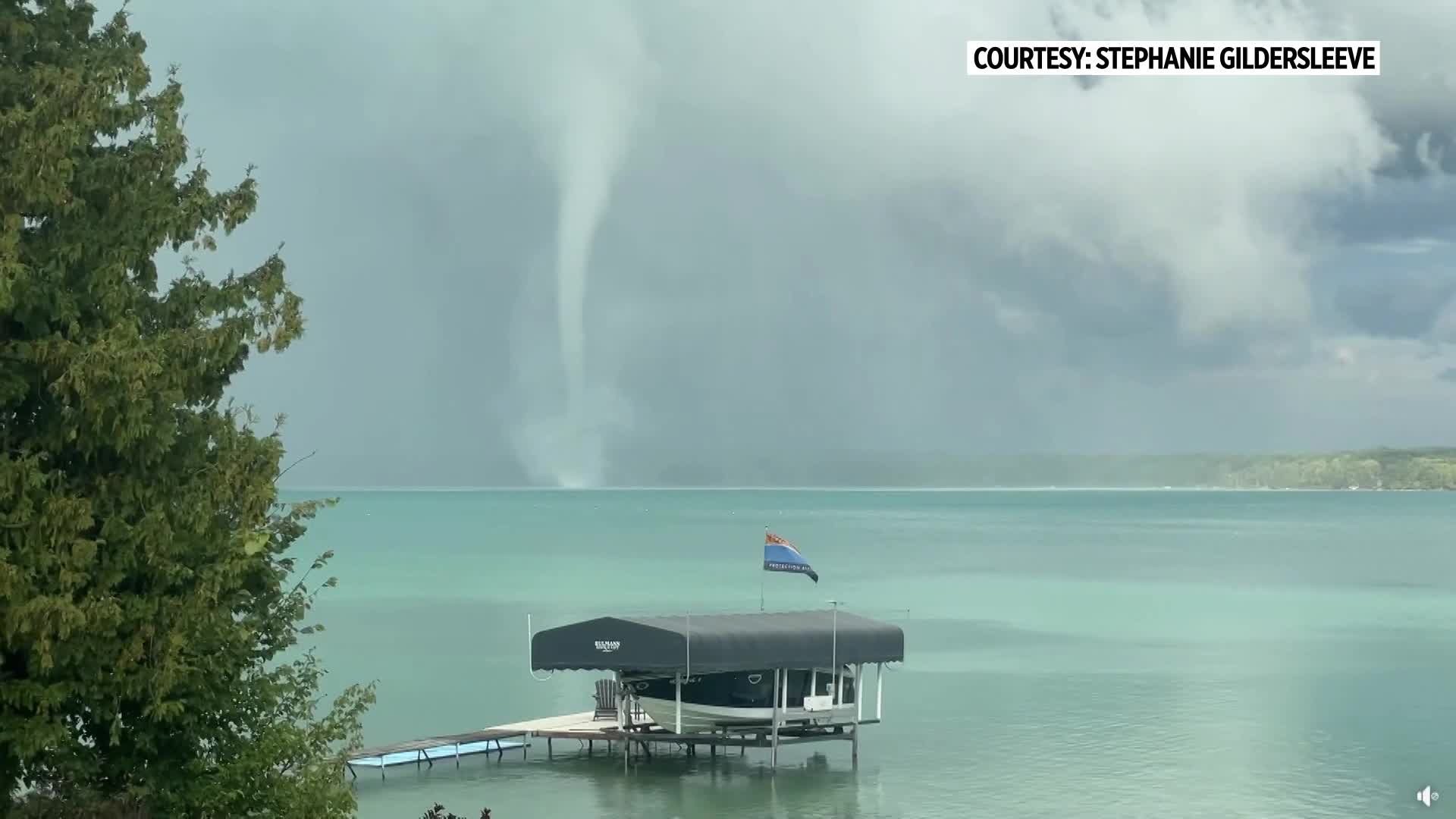 Tornadic waterspout spins over Torch Lake – WANE 15