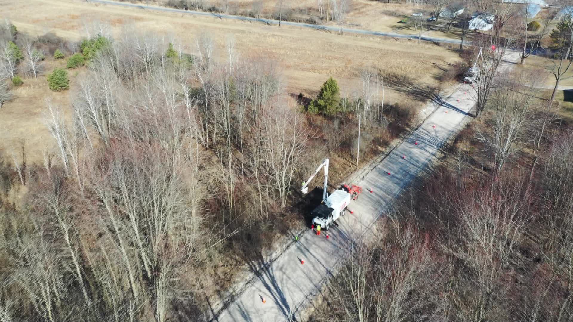 Crews clear trees around power lines – WOODTV.com