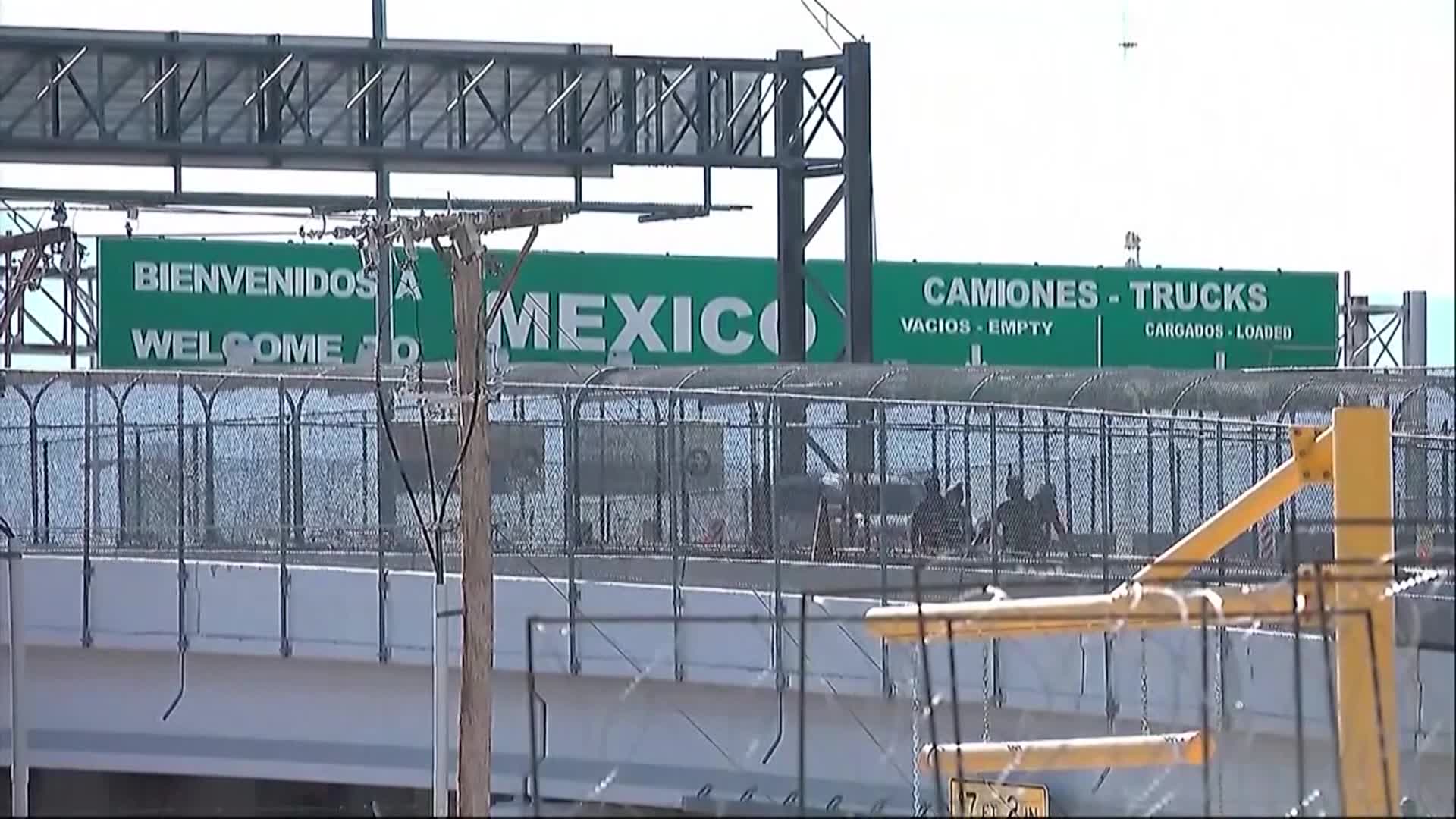 Border crossings down from last week’s highs – WOODTV.com