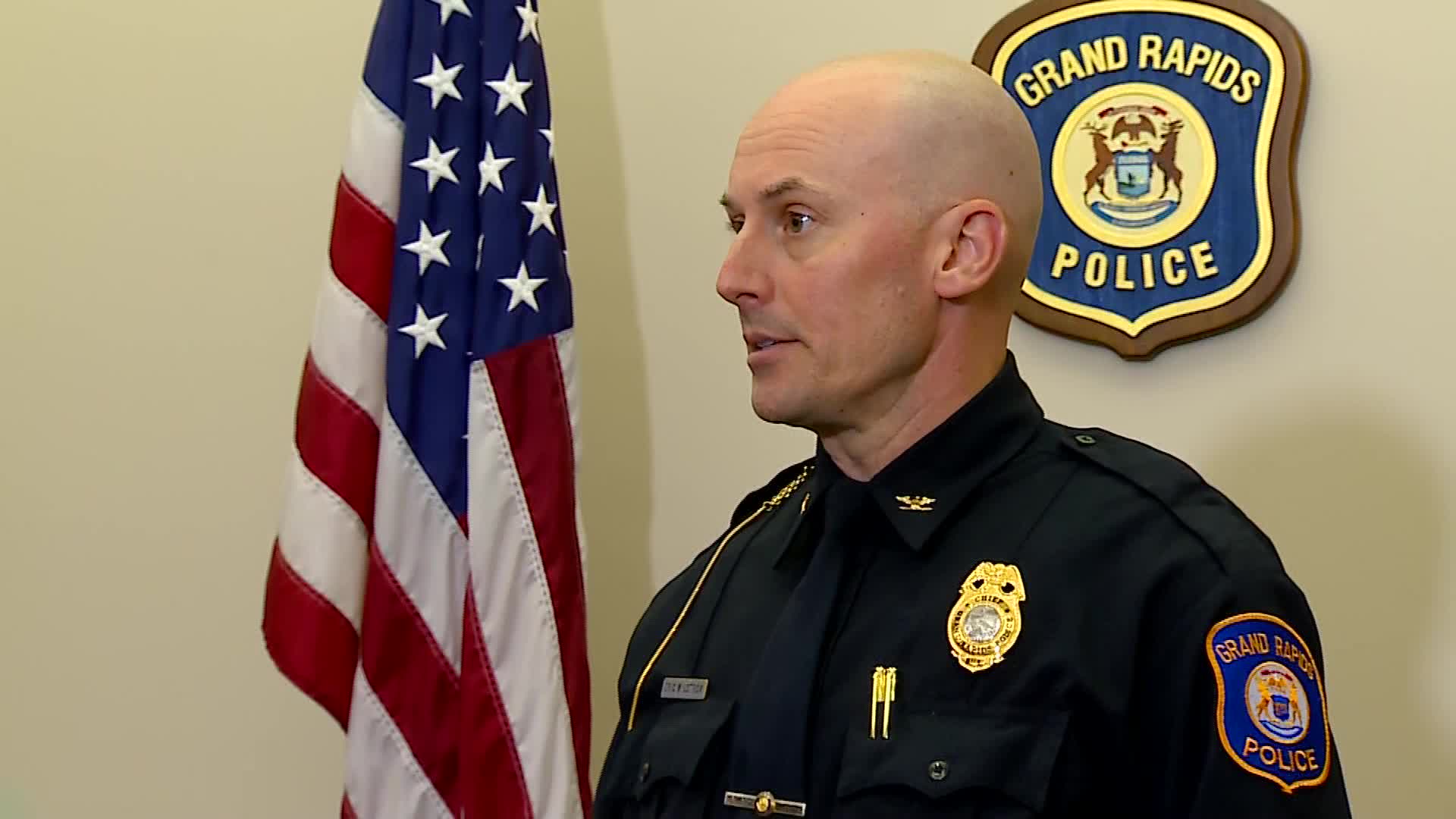 GRPD chief shows video of crash that injured GRPD dog – WOODTV.com