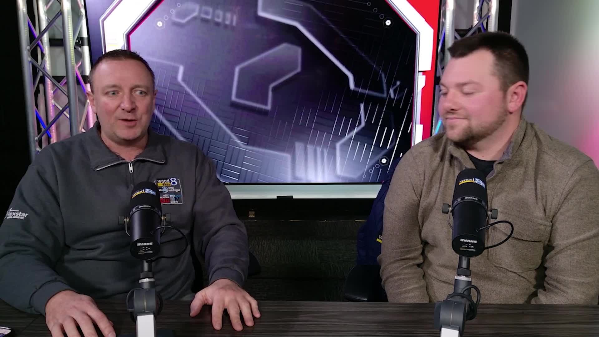 Hoops Frenzy: Teams keep up hot starts – KTLA