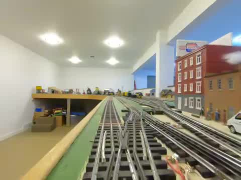 Model train at Muskegon Railroad Historical Society – WOODTV.com
