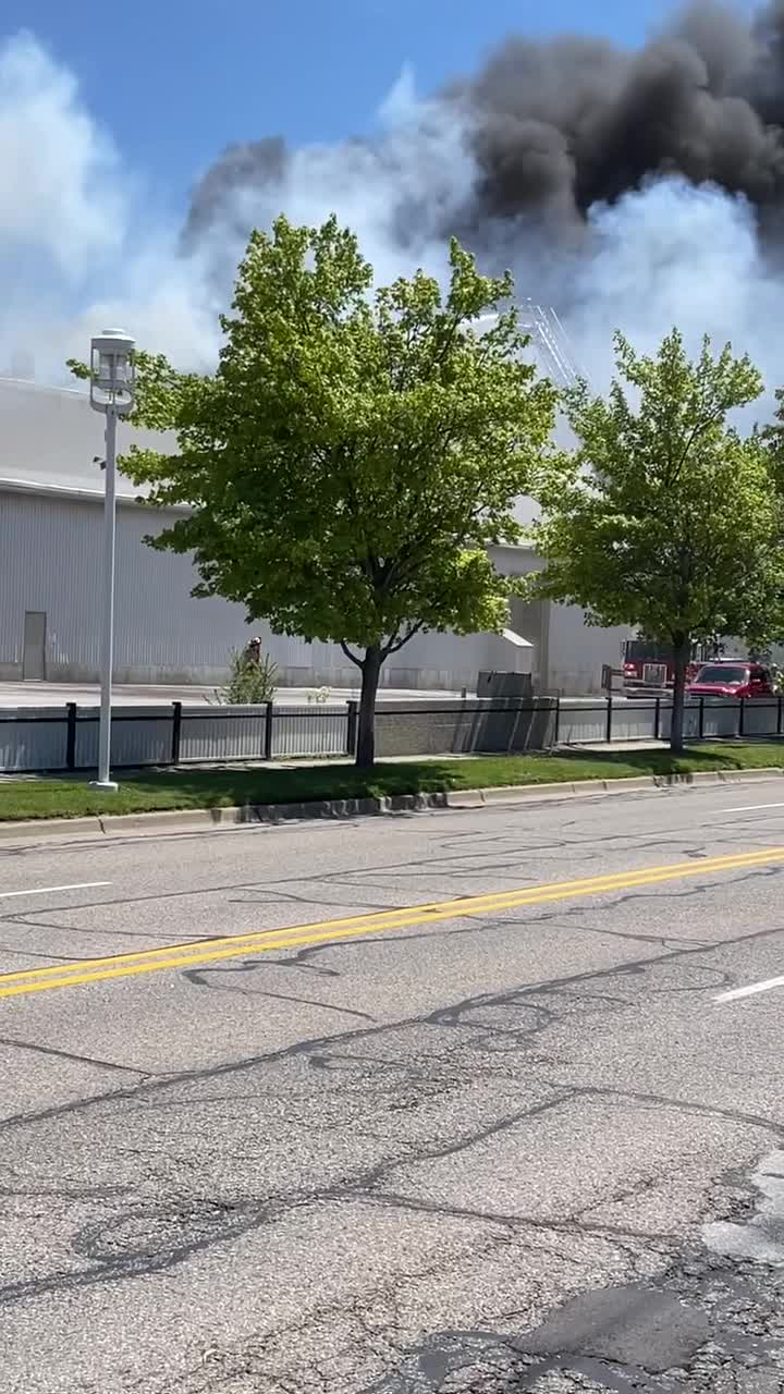 Ferrysburg Fire video: Loud bang goes off – WOODTV.com