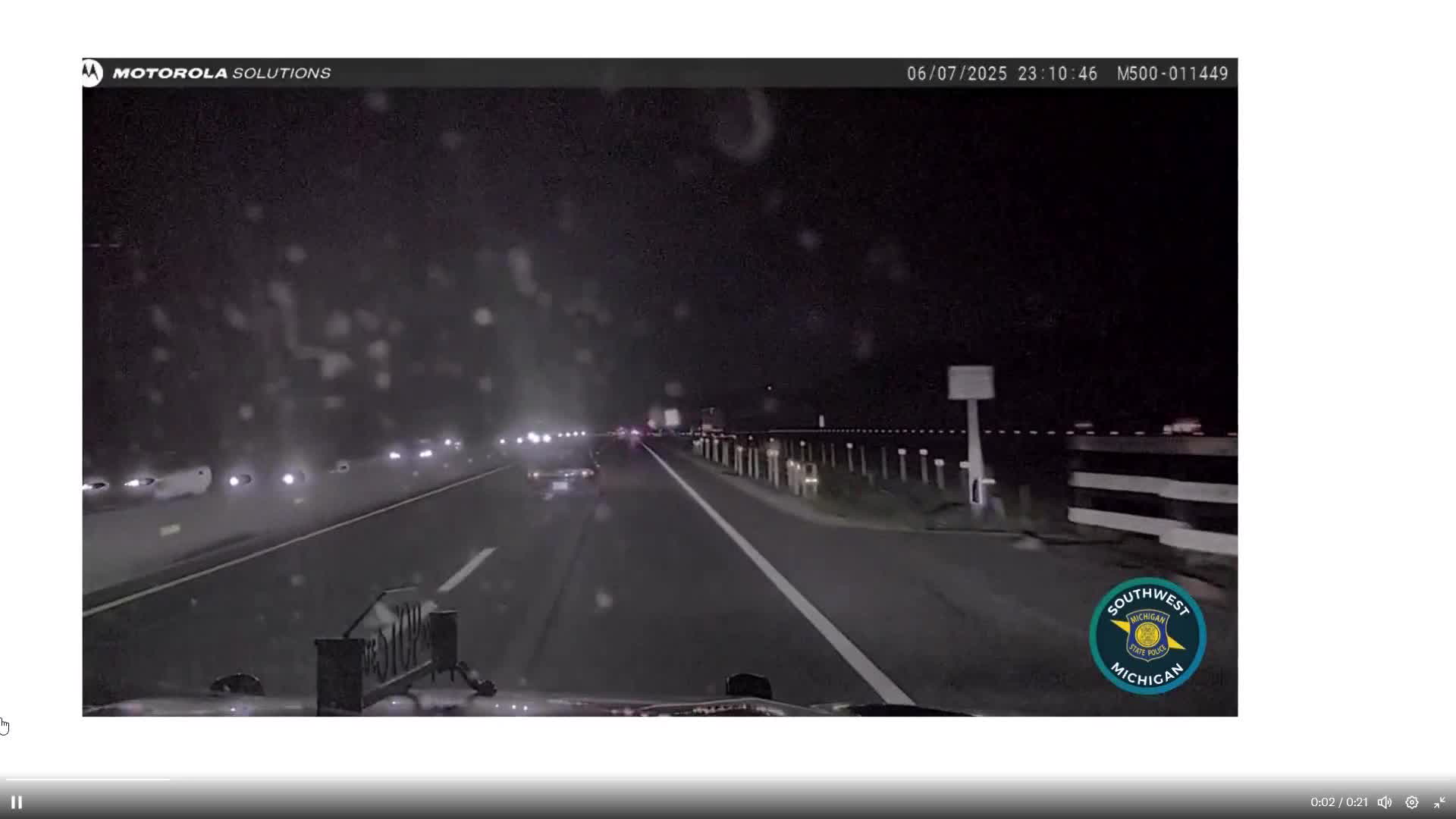 Car crashes into MSP cruiser on I-94 – WOODTV.com