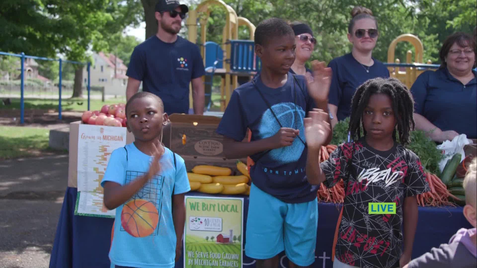 Maranda surprises kids with Park Party Recess – WOODTV.com