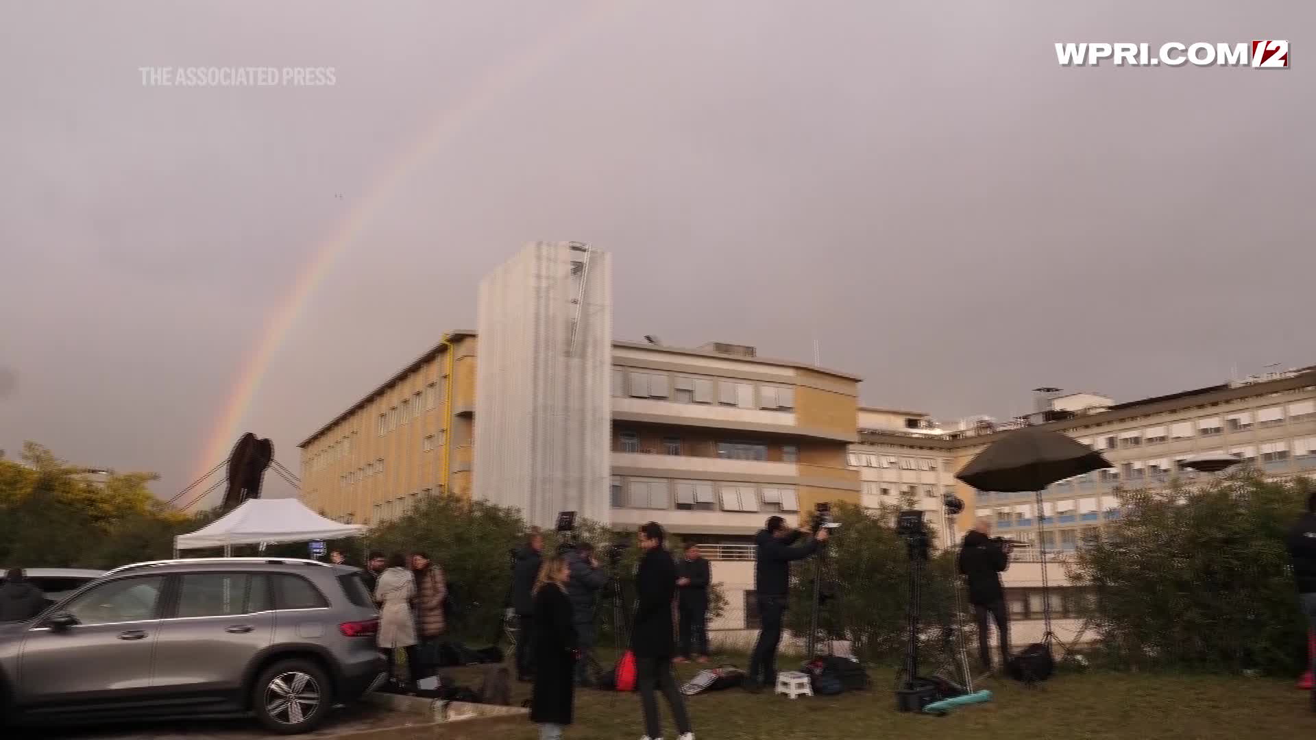 VIDEO NOW: Rainbow appears over Pope Francis’ hospital room – WPRI.com