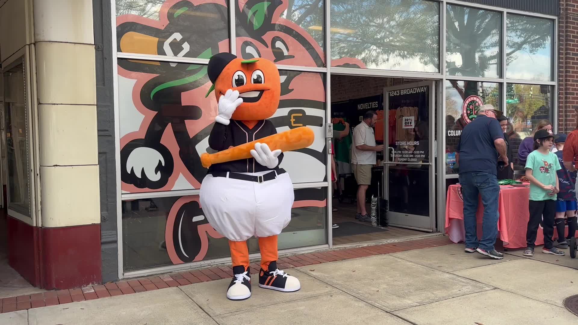 Meet Fuzzy, the Columbus Clingstones mascot – WRBL