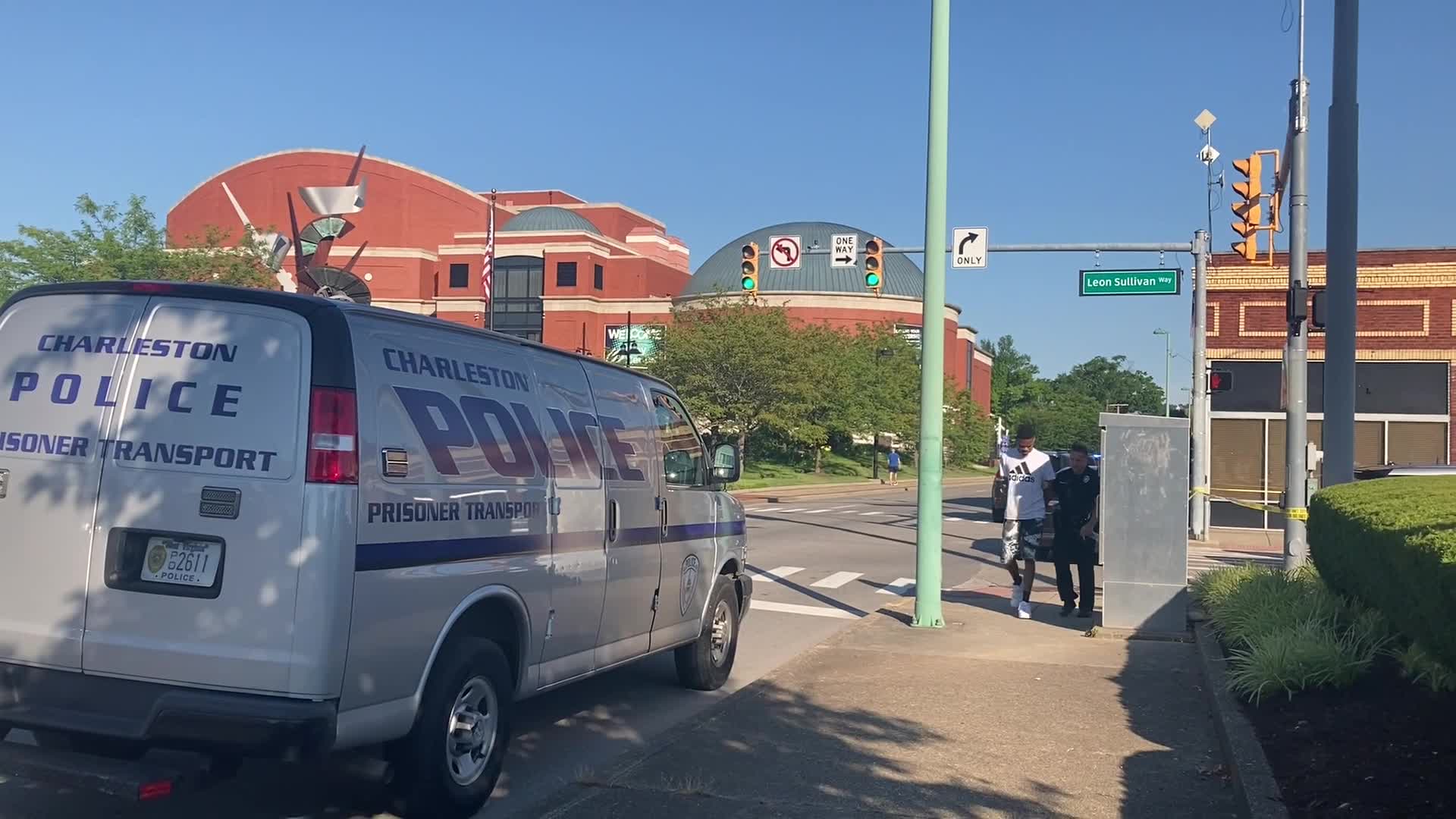 Man getting arrested on Leon Sullivan Way – WOWK 13 News