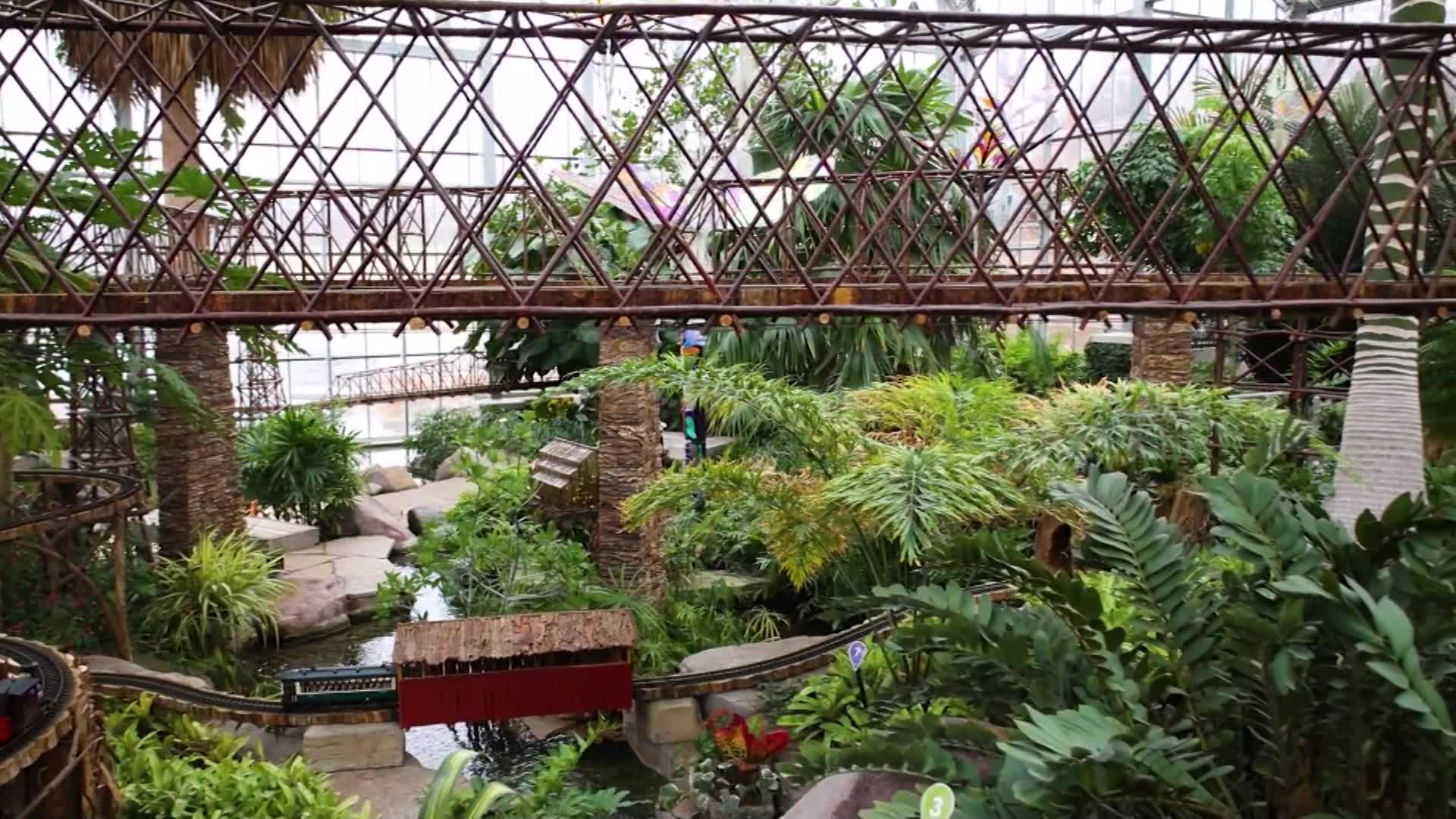See the breathtaking Sinnissippi Station display at Nicholas ...
