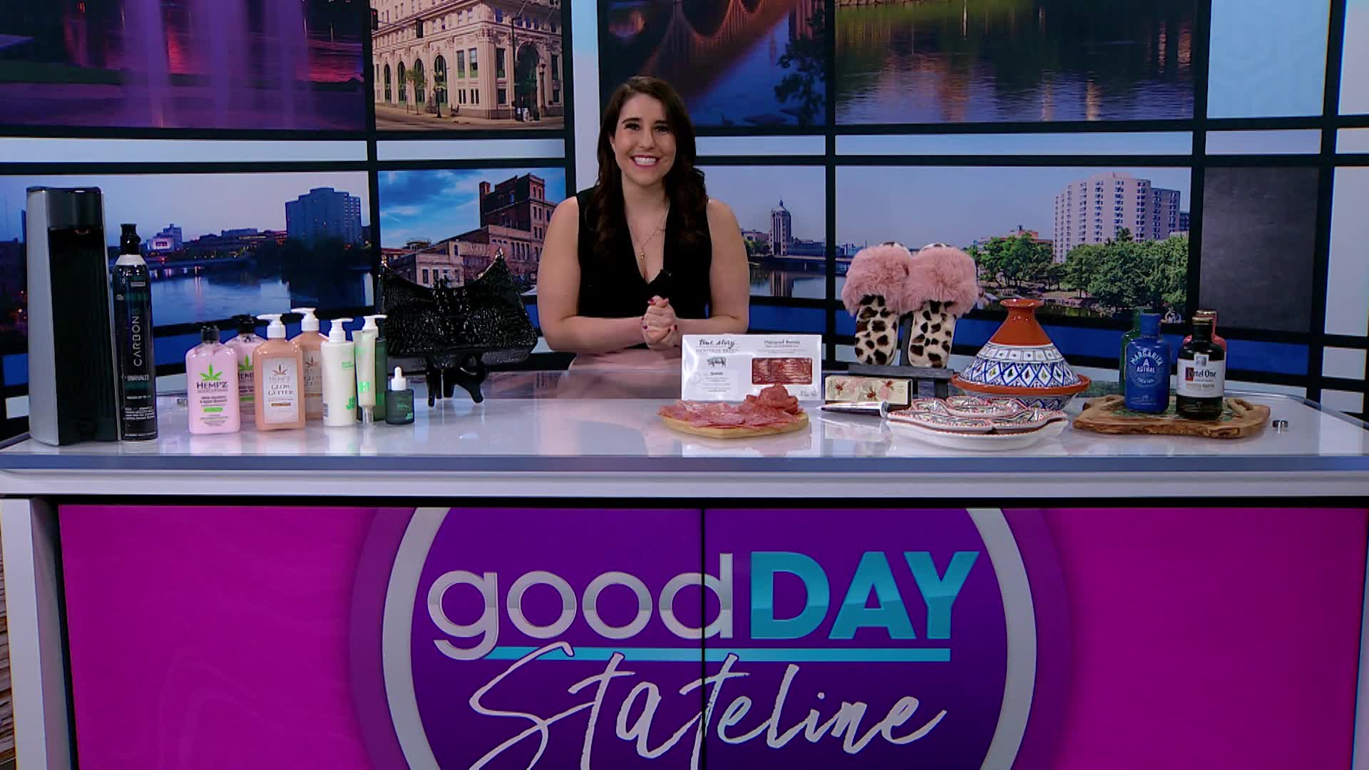 Kathy Copcutt shows off items for GDS Mom of the Year – MyStateline ...