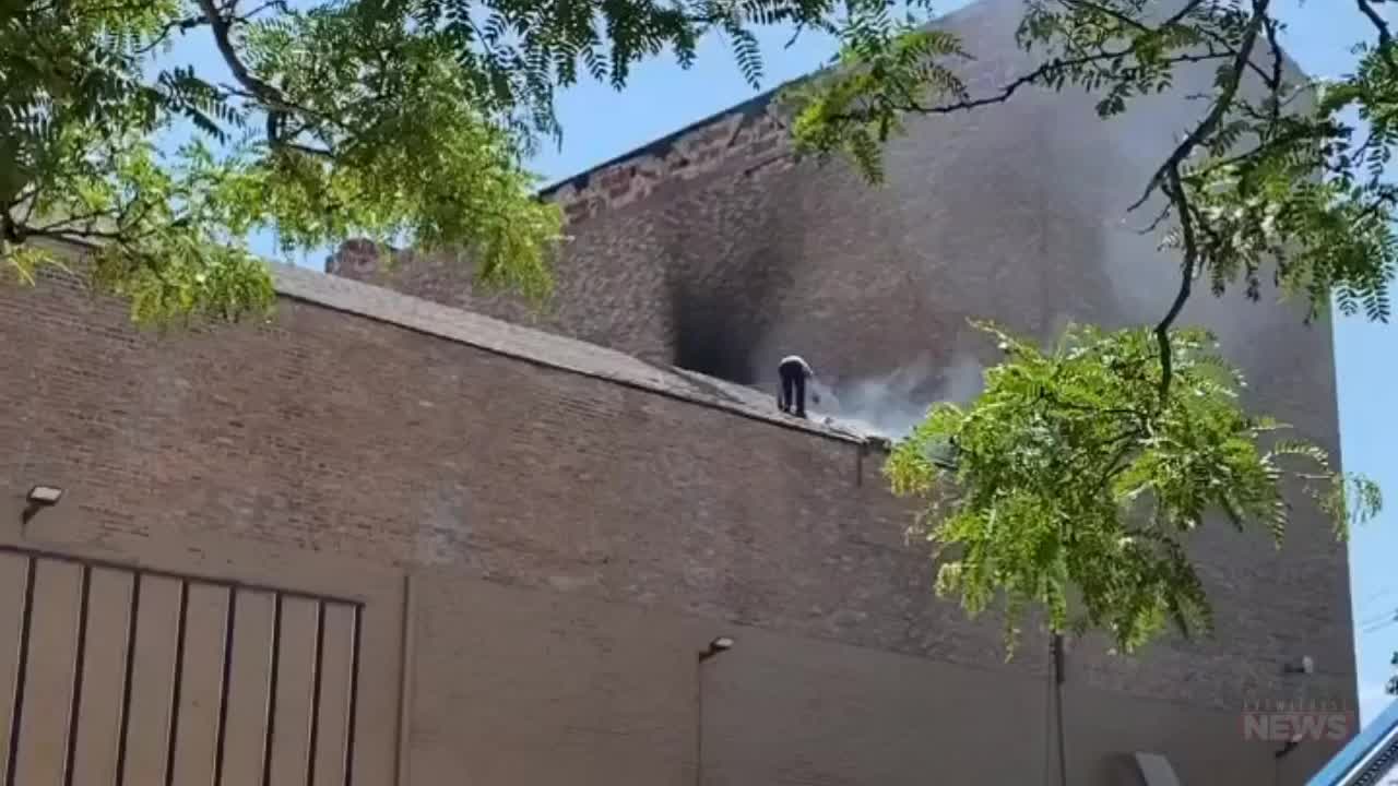 Roof of Belvidere’s tornado-damaged Apollo Theater catches fire ...