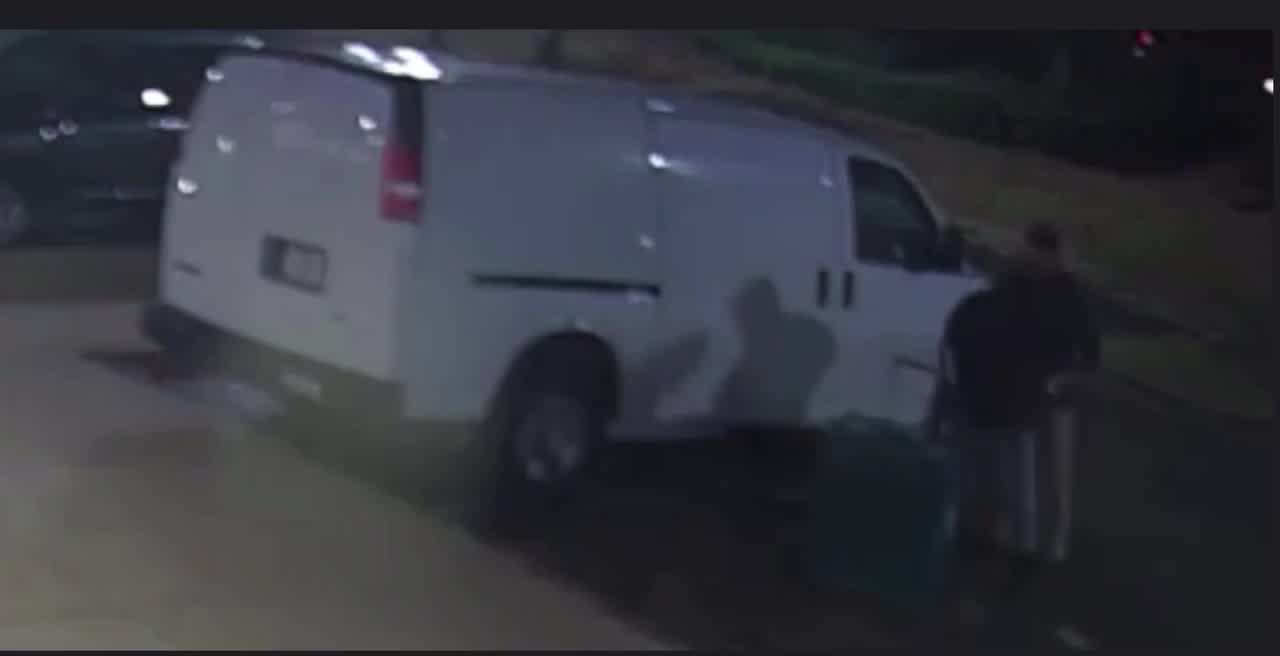 Man fights with off robber – WREG.com