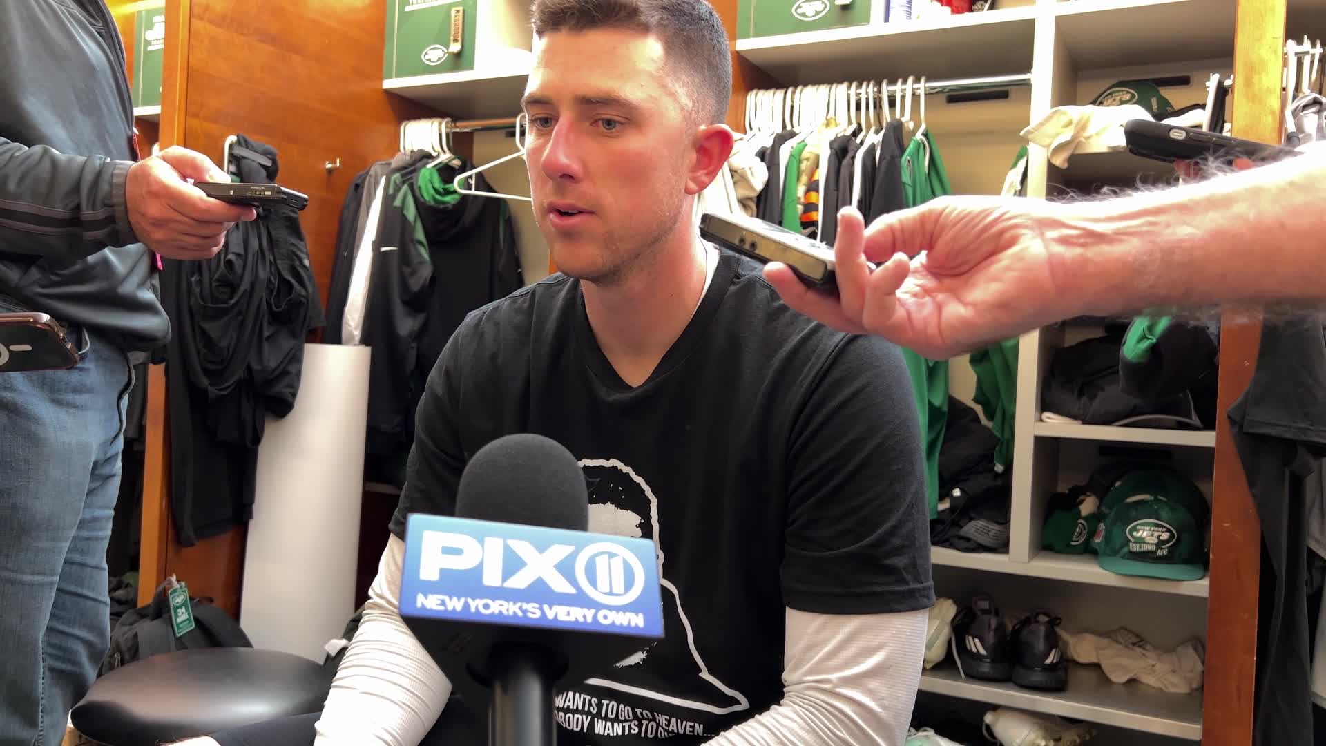 Mike White handling quarterback promotion – PIX11